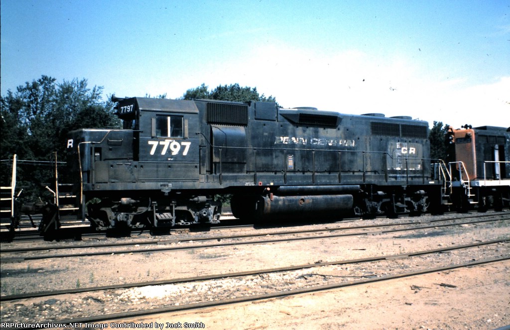 Penn Central #7797 on the scrap line